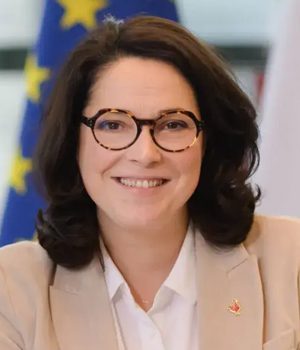 Marina Ferrari | LOJIQ